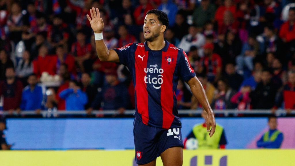 Cerro Porteño ganó el duelo decisivo y alcanzó la cima del torneo ...